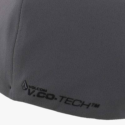 Volcom Stone Tech Flexfit Delta | Marathon Sports Ecuador