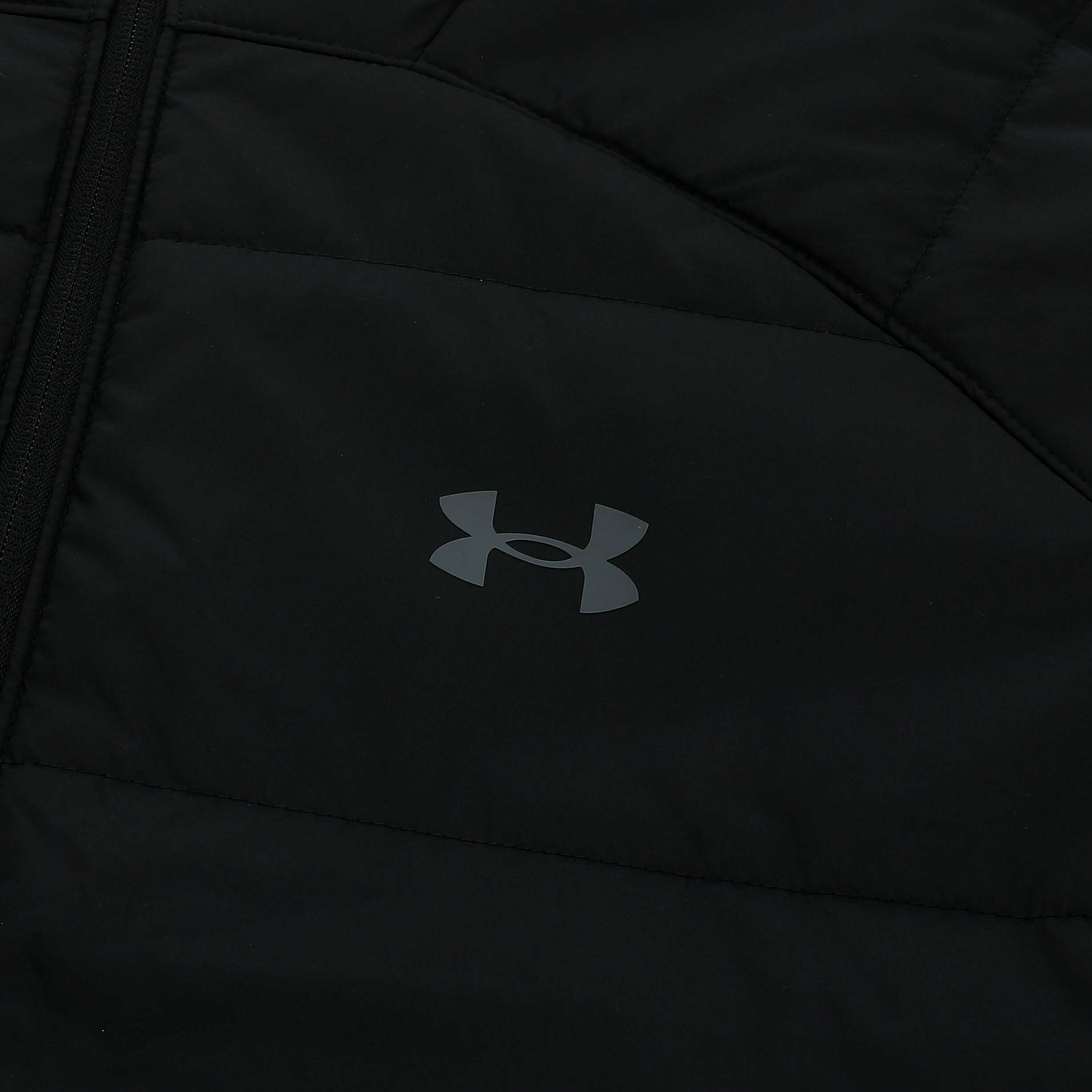 Under Armour Storm Insulate | Marathon Sports Perú