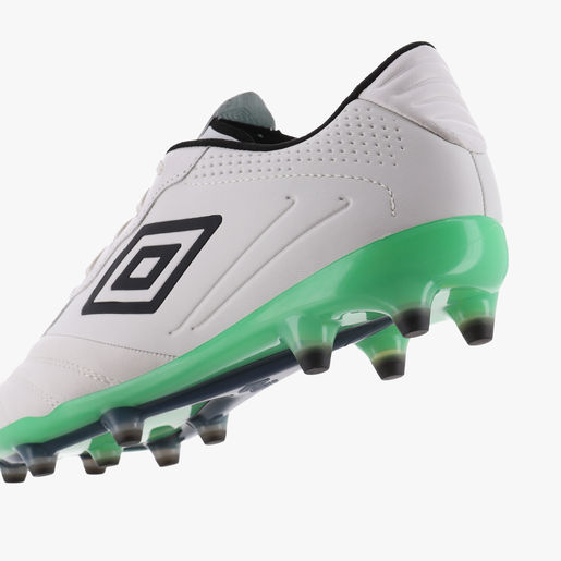 Umbro Tocco III Pro FG | Marathon Sports Ecuador
